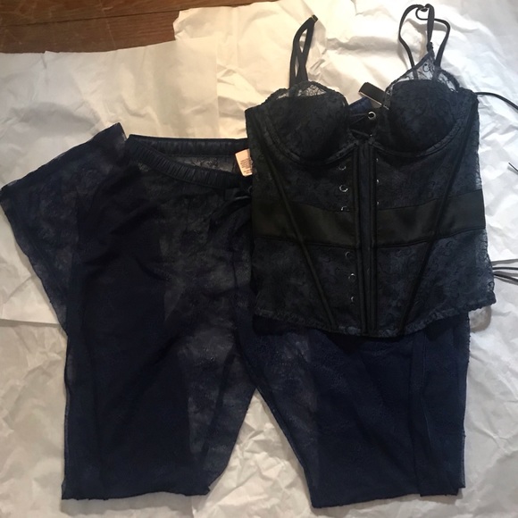 Victoria's Secret | Intimates & Sleepwear | Intimate Set | Poshmark